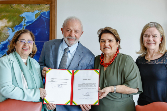 Márcia Lopes assume o Ministério das Mulheres | Partido dos Trabalhadores